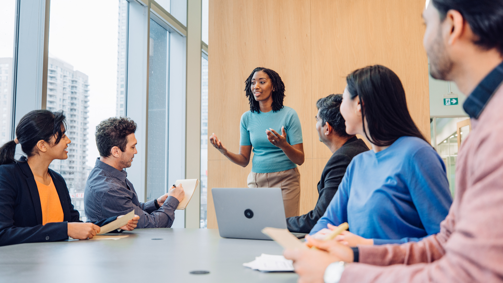 The Role of Digital Literacy in Today's Workplace - Kronosshort